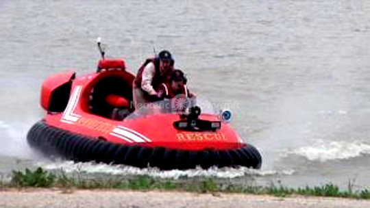 Neoteric Hovercraft aids Mansfield firefighters in water rescues